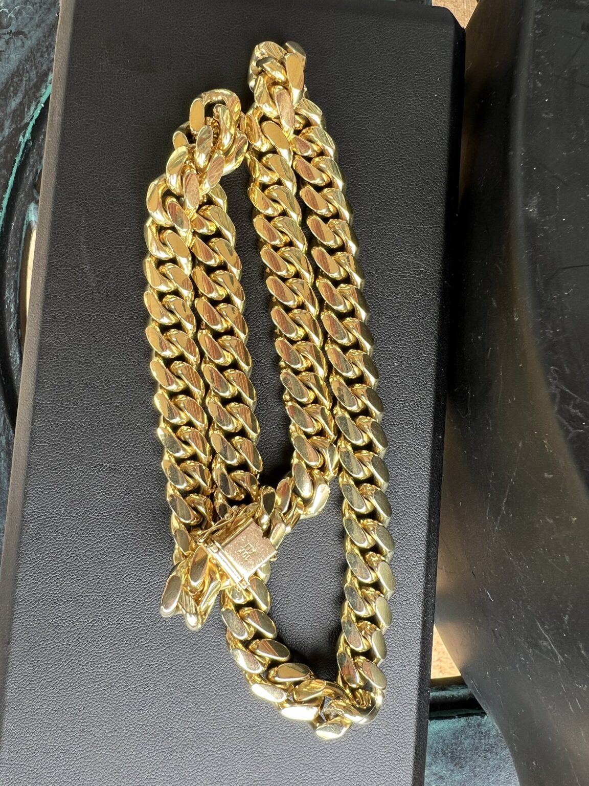 10k 215.5g Cuban Chain 22” – Greenville Gold & Silver
