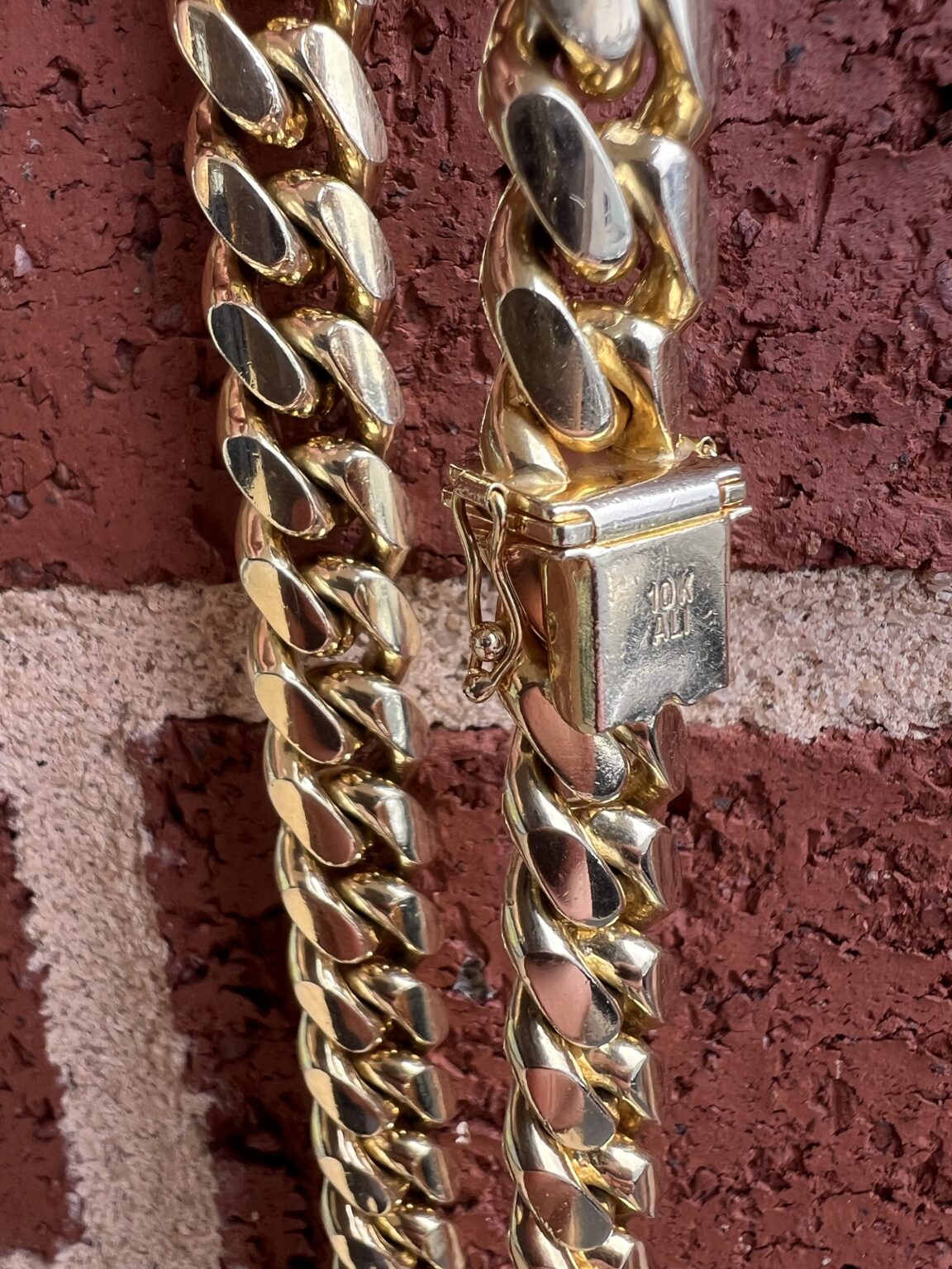 10k 215.5g Cuban Chain 22” – Greenville Gold & Silver